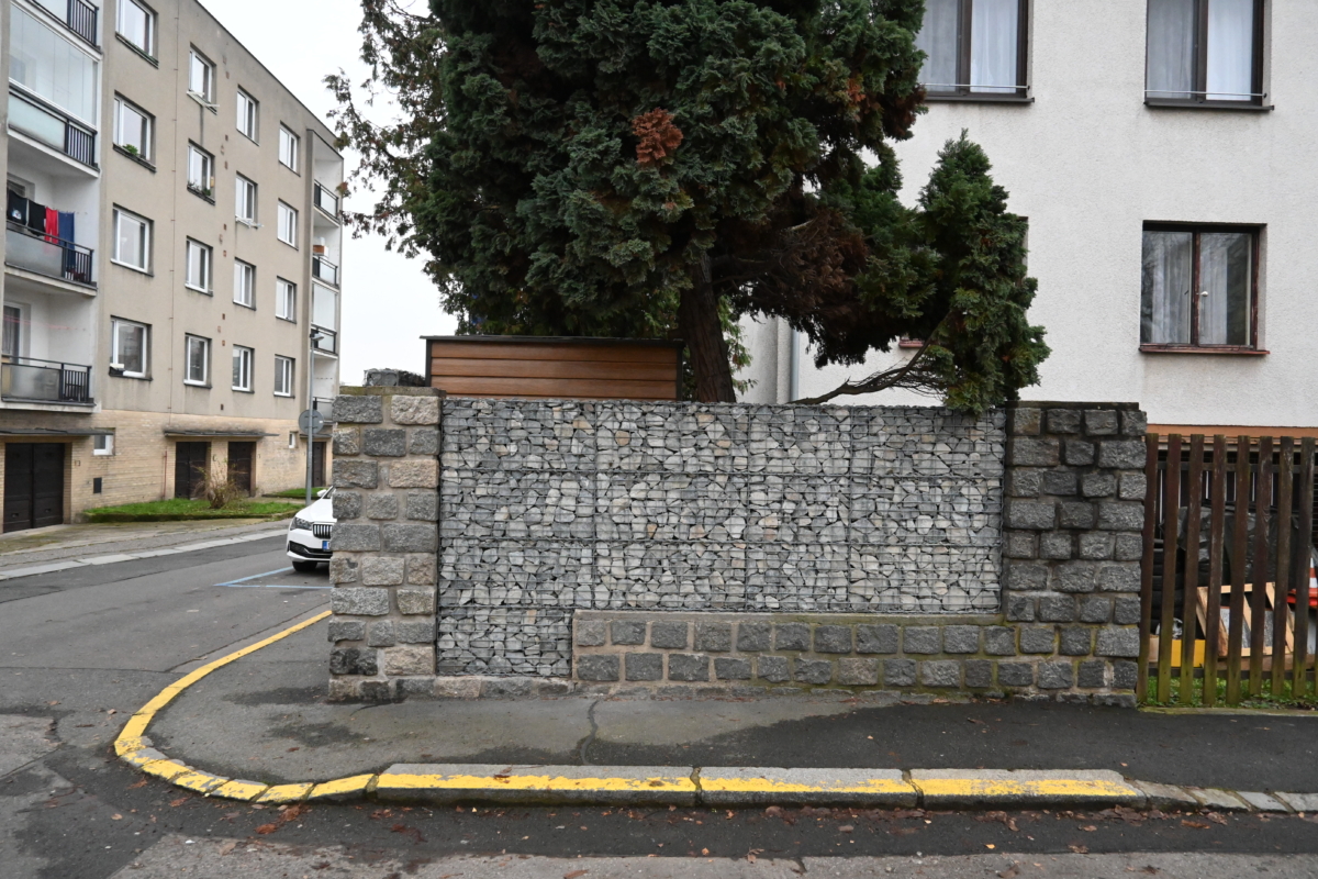 Gabionový plot - Královická Praha - GabionyHappy.cz